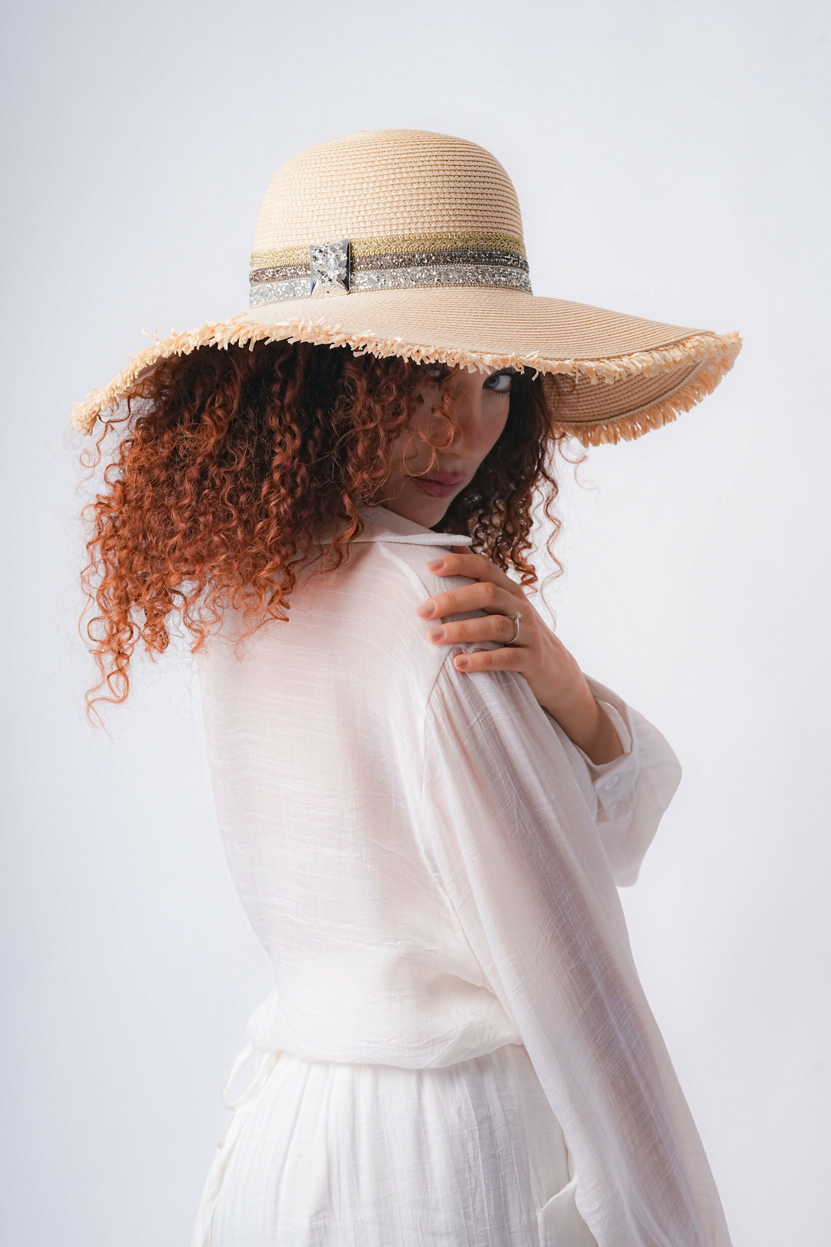 BIG ROUND SHINY HAT – LINK