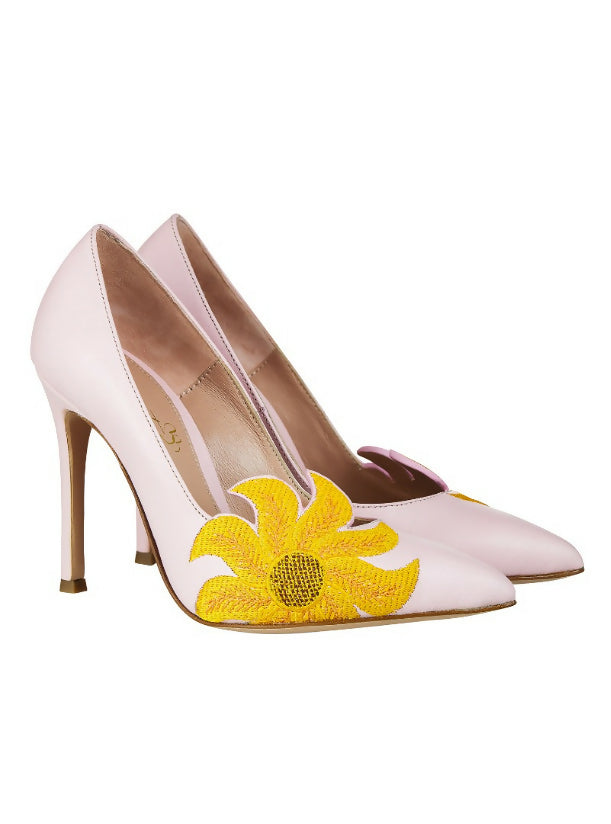 Sunflower in pink high heels – LINK